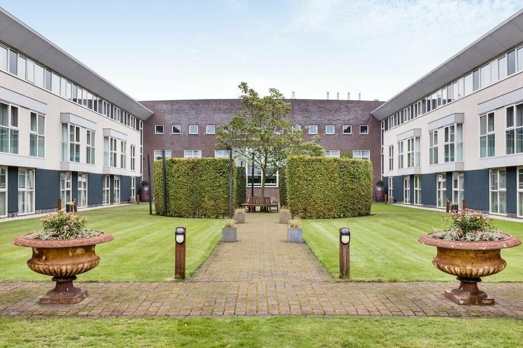 Otel Waalwijk, Dünya, foto