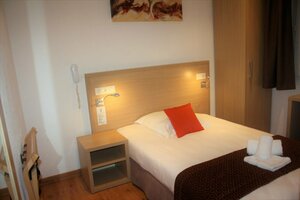 Hôtel Holzer II (Rue Jean-Jaurès No:12, Porto-Vecchio), otel