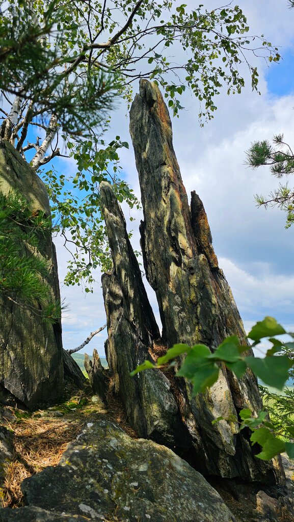 Dağ zirvesi Скала, Sverdlovskaya oblastı, foto