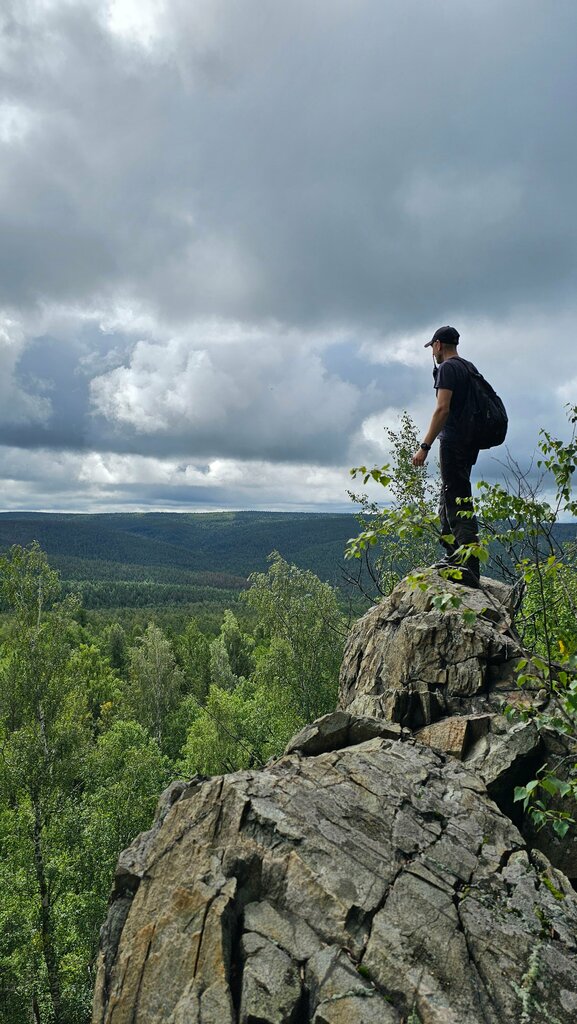 Dağ zirvesi Скала, Sverdlovskaya oblastı, foto