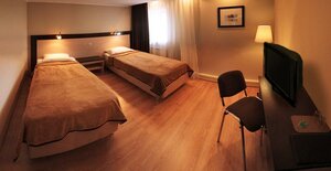 Riviera (ulitsa Michurina No:10А), otel  Krasnoyarsk'tan