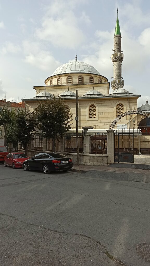 Cami Gazi Mahallesi Merkez Cami, İstanbul, foto