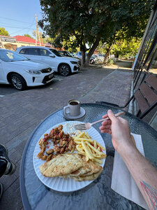 Gyros (Sovetskaya Street No:191), kafe  Maykop'tan