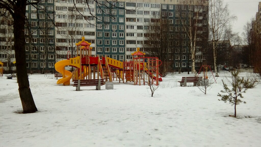 Çöp alanları Trash and garbage disposal area, Saint‑Petersburg, foto