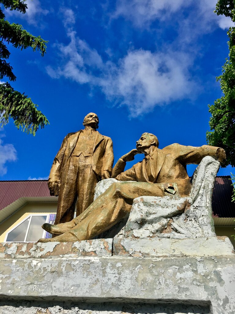 Anıt, heykel В.И. Ленин и М. Горький, Alatyr, foto