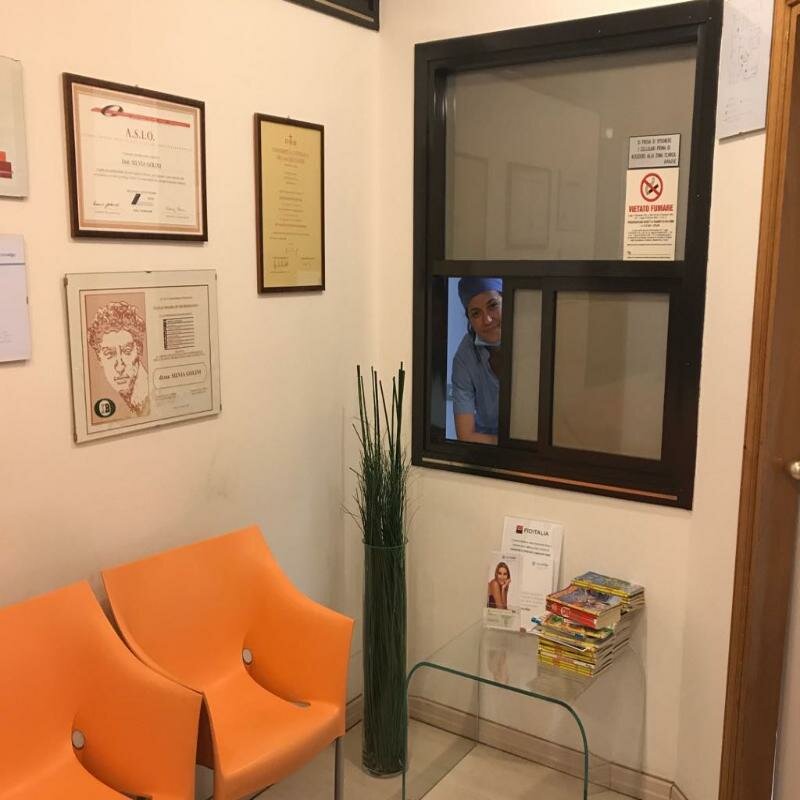 Özel ağız ve diş sağlığı klinikleri ve muayenehaneleri Studio Dentistico Associato Dr. ssa Roberta Golini & Dr. ssa Silvia Golini, Grosseto, foto