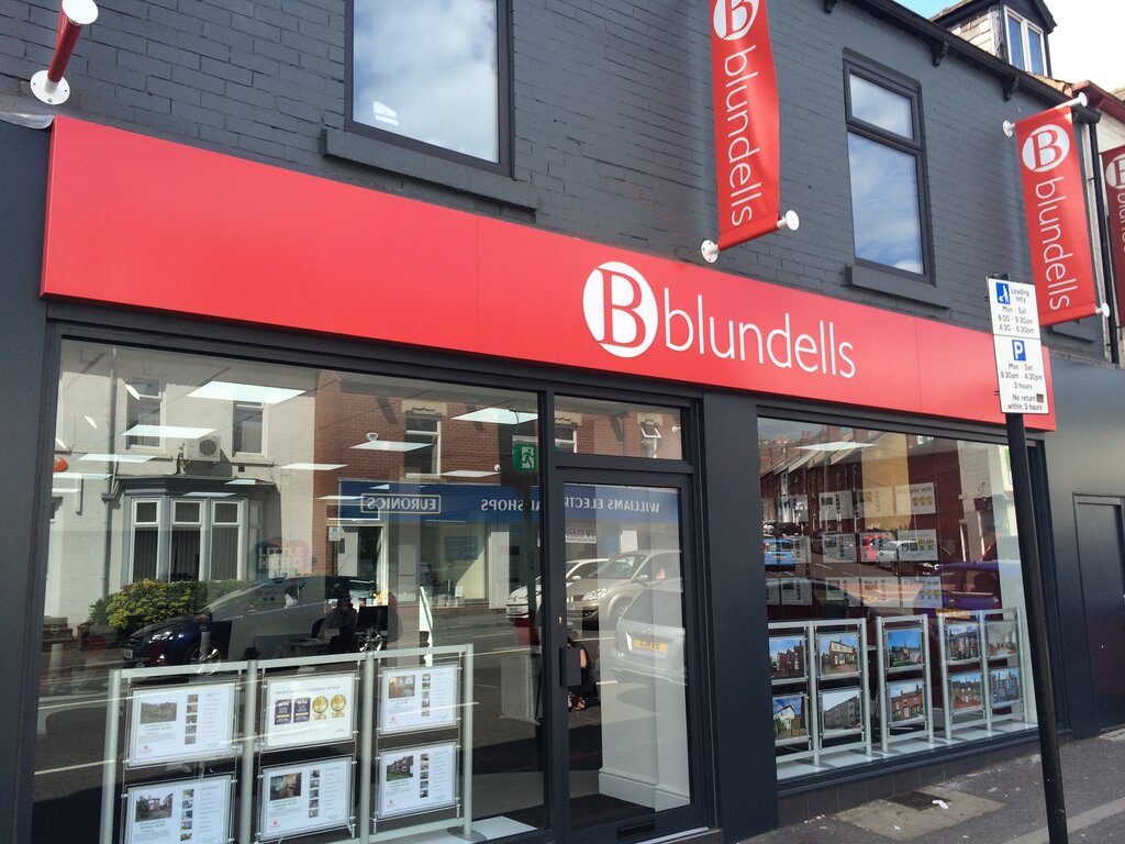 Arazi dizisi Blundells Sales and Letting Agents Woodseats, İngiltere, foto