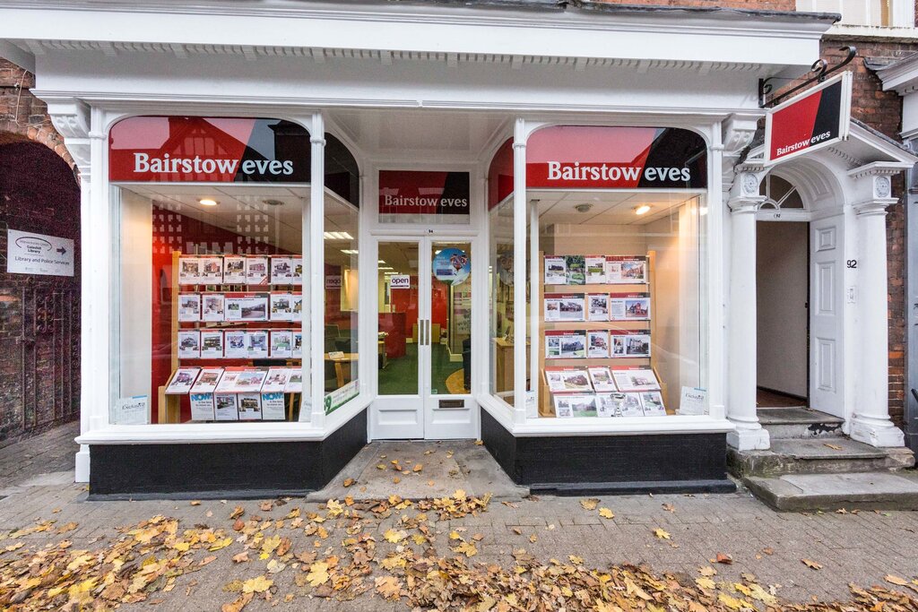 Arazi dizisi Bairstow Eves Sales and Letting Agents Coleshill, İngiltere, foto