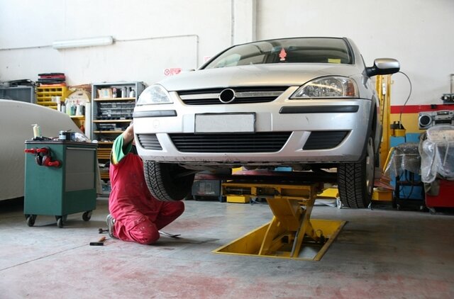 Otomobil servisi Cirella Michele di Cirella Giuseppe e Michele Junior - Officina blù, , foto