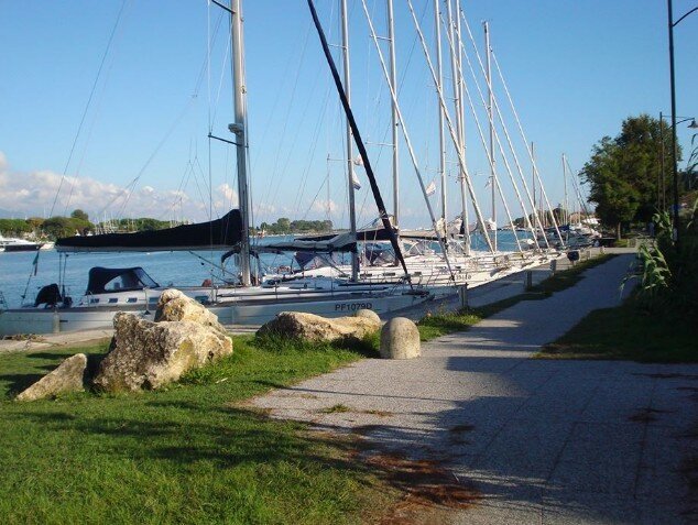 Ortaokul Le Bateau Blanc, Ligurya, foto