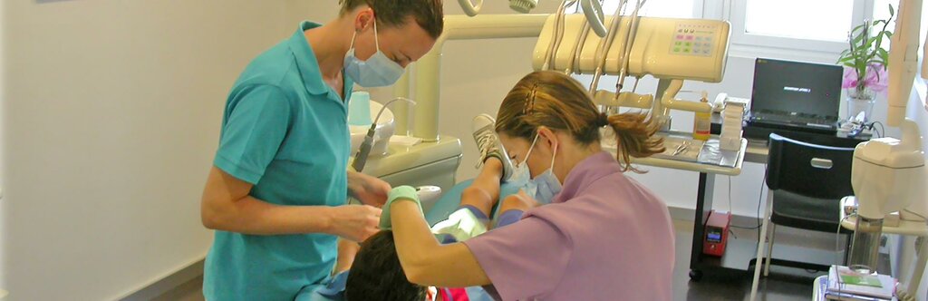 Özel ağız ve diş sağlığı klinikleri ve muayenehaneleri Clínica Dental Monterroso, Galisya, foto