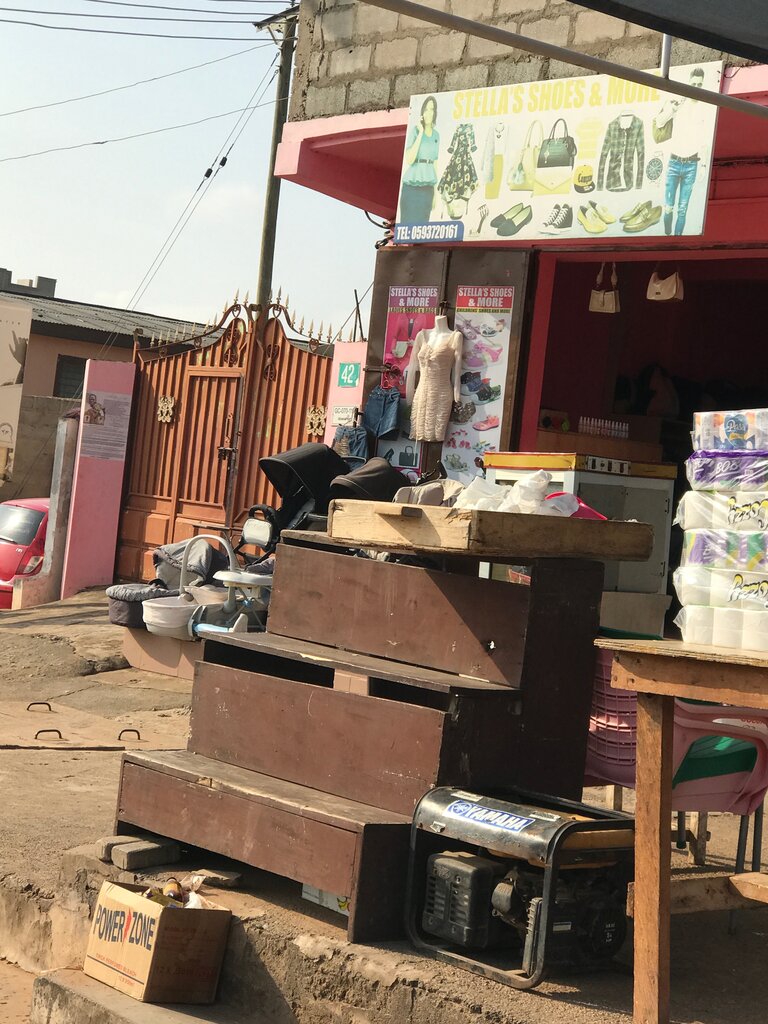 Giyim mağazası Stella's Shoes And More, Dünya, foto