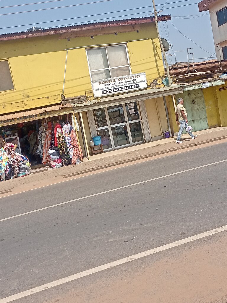 Kozmetik ve parfümeri mağazaları Ronez cosmetics, Akra, foto