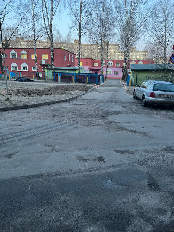 Anaokulları Yasli-Sad № 32, Salihorsk, foto