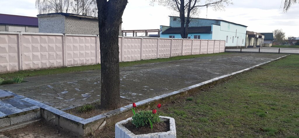 Anıt, heykel Братская могила жертв геноцида евреев, Luninets, foto