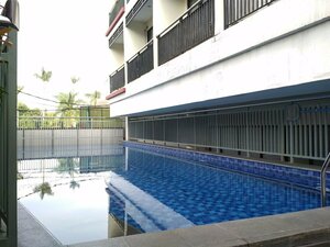 Brand New Studio Beverly Dago Apartment near Itb (Jl. Iik Amiharja No:15), otel  Bandung'dan
