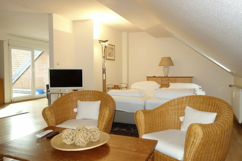 Otel Tolstov-Hotels Generous 3 Room Apartment, Meerbusch, foto