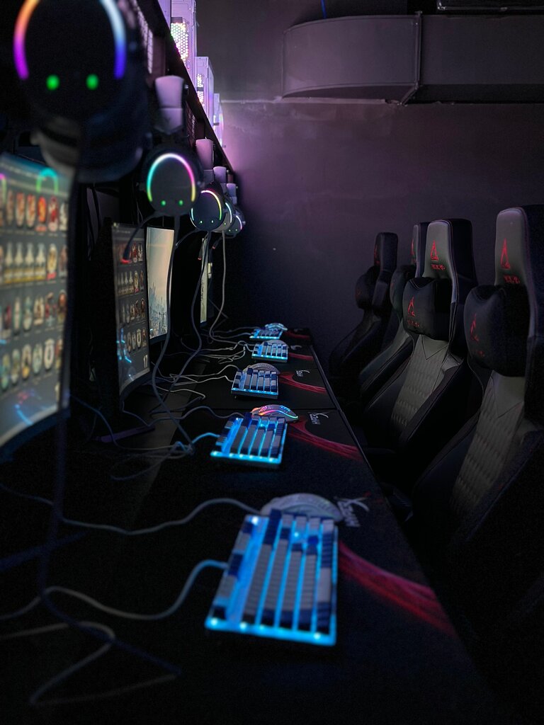 Oyun salonları Allianz Cyber Zone, Taşkent, foto