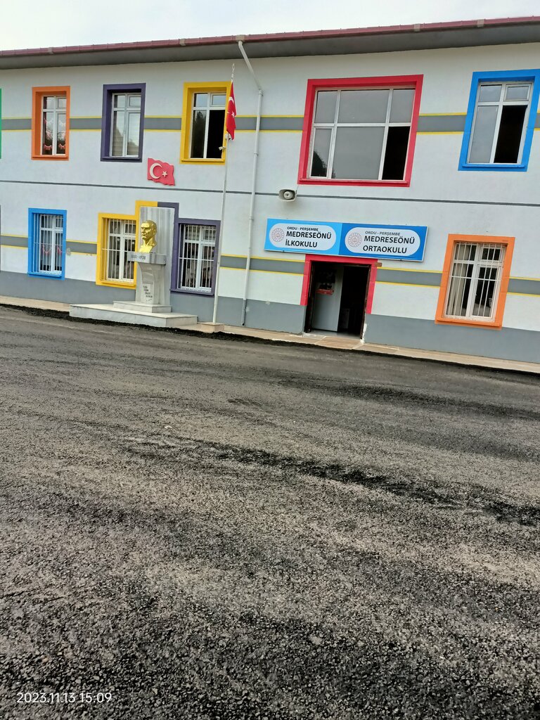 i̇lkokul Medreseönü İlkokulu, Perşembe, foto