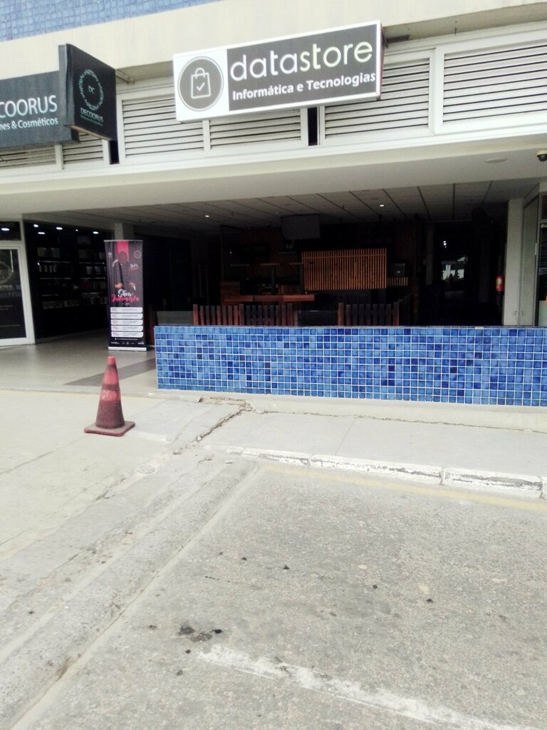 Elektronik eşya mağazaları Data Store, Loanda, foto