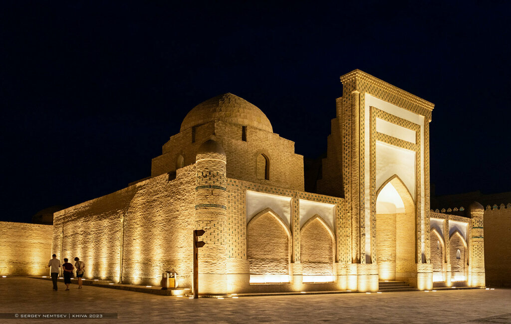 Turistik yerler Muhammad Amin Inaq Madrasah, Hive, foto
