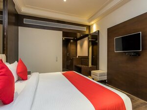 Oyo 13104 Hotel 25 Hours (State of Madhya Pradesh, City of Indore), otel  Indaur'dan
