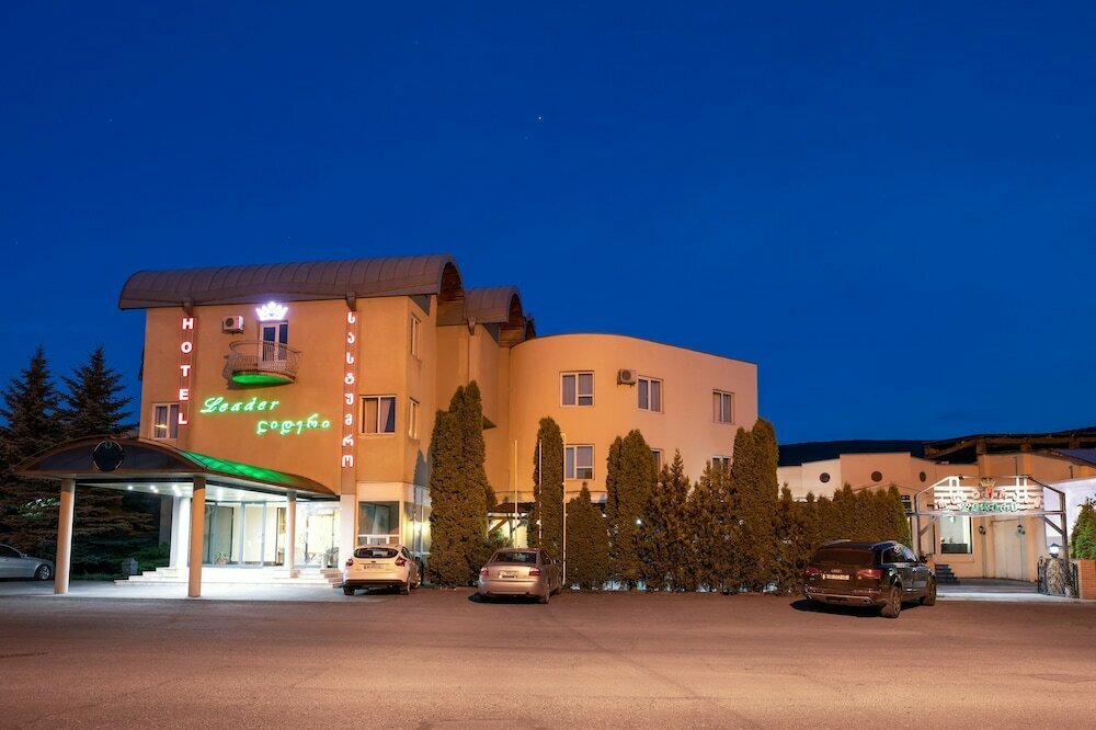 Otel Leader Hotel, Gori, foto