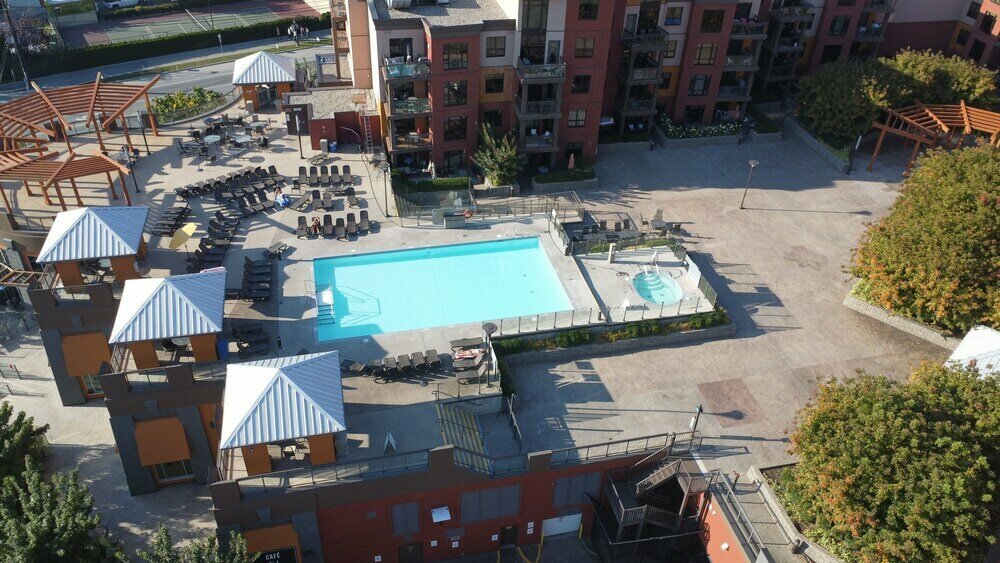Otel Bright and Airy Condo With Pool! № 454, Britanya Kolumbiyası, foto