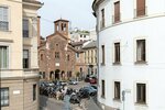 Milan Retreats Duomo Suites (Via Durini No:26), otel  Milano'dan