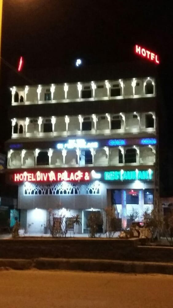 Otel Hotel Divya palace & Restaurent, Udajpur, foto