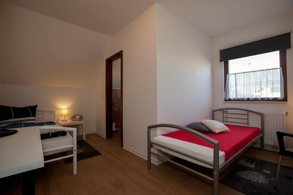 Otel Pension Vier Tore, Neubrandenburg, foto