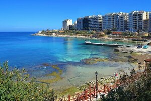 Splendid Apartment, Steps Away From the Sea (Sliema, Sir George Borg), otel  Dünya'dan
