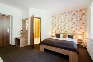 Hotel Bon (Liberecký kraj, Jablonec nad Nisou, město Tanvald, Tanvald), otel  Liberec Bölgesi'den
