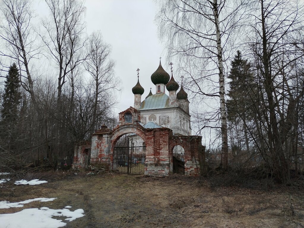 Ortodoks kiliseleri Tserkov Useknoveniya Glavy Ioanna Predtechi V Nikolo-Molokshe, Yaroslavskaya oblastı, foto