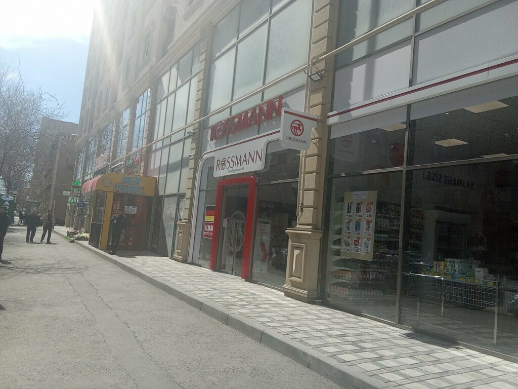 Ev temizlik ürünleri Rossmann, Bakü, foto