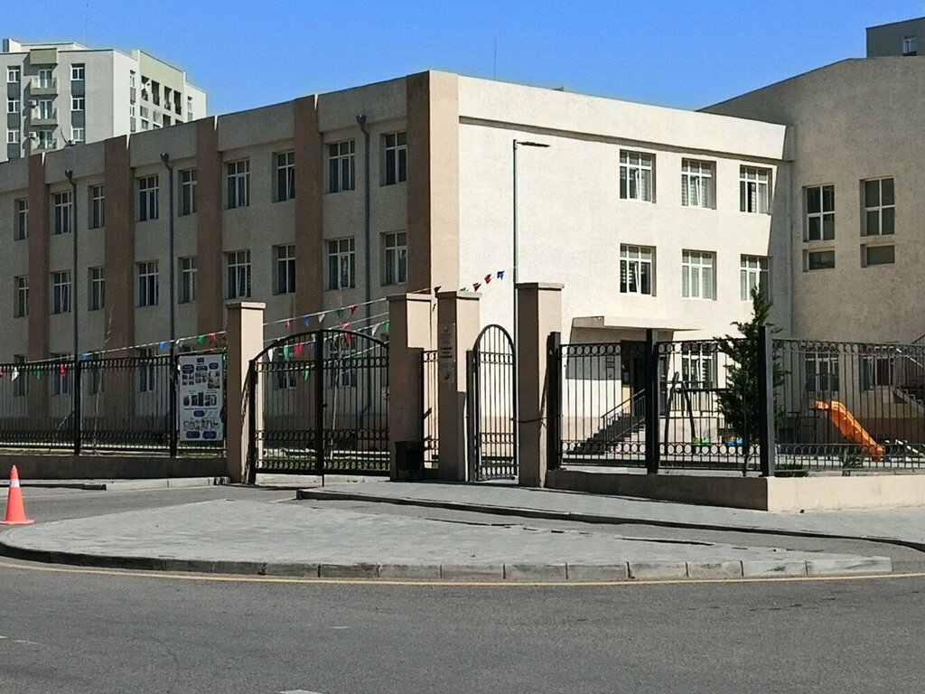 i̇lkokul 133 məktəb MİDA, Bakü, foto
