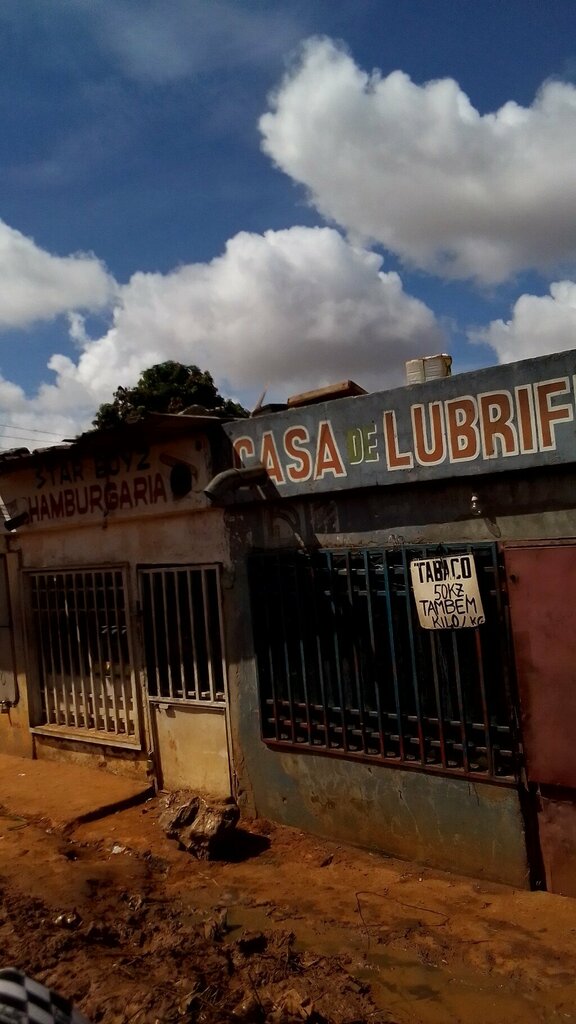 Yağlama ürünleri Lubrificantes, Loanda, foto