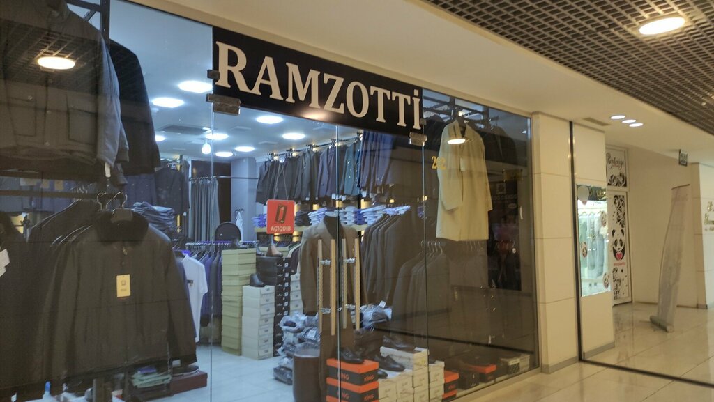 Giyim mağazası Ramzotti, Bakü, foto