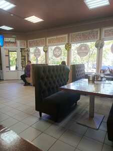 Чайхана Вкус Востока (Koporskoye Highway No:24к1), kafe  Sosnoviy Bor'dan