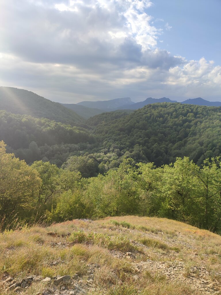 Dağ zirvesi Гора Шибаба 1016 метров, Adıge Cumhuriyeti, foto