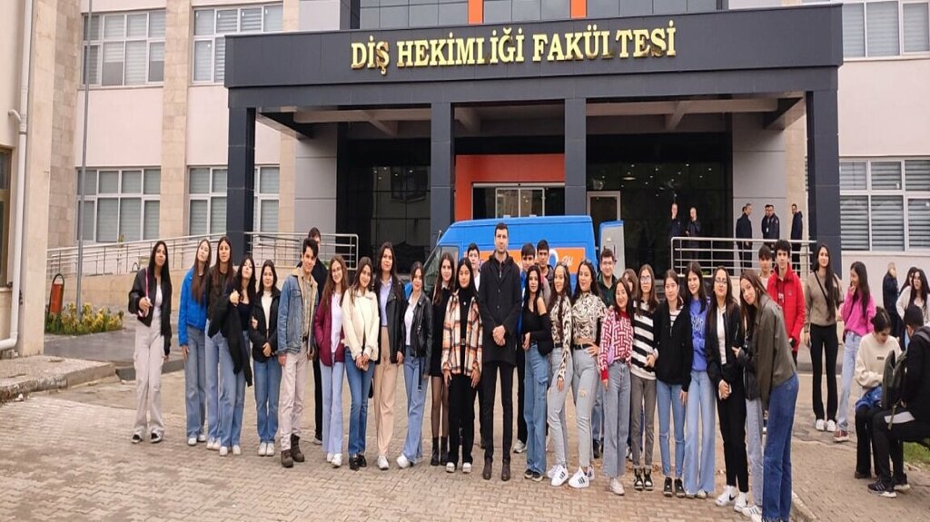 Lise Mehmet Orhun Yaylacı Anadolu Lisesi, Ceyhan, foto