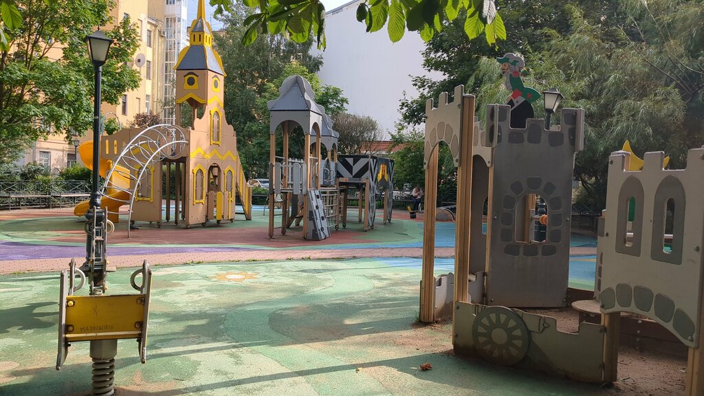 Oyun alanı Playground, Saint‑Petersburg, foto