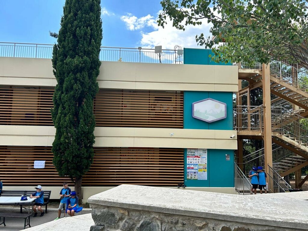 Tatil altyapısı Детский лагерь Речной, корпус Амур, Kırım Cumhuriyeti, foto