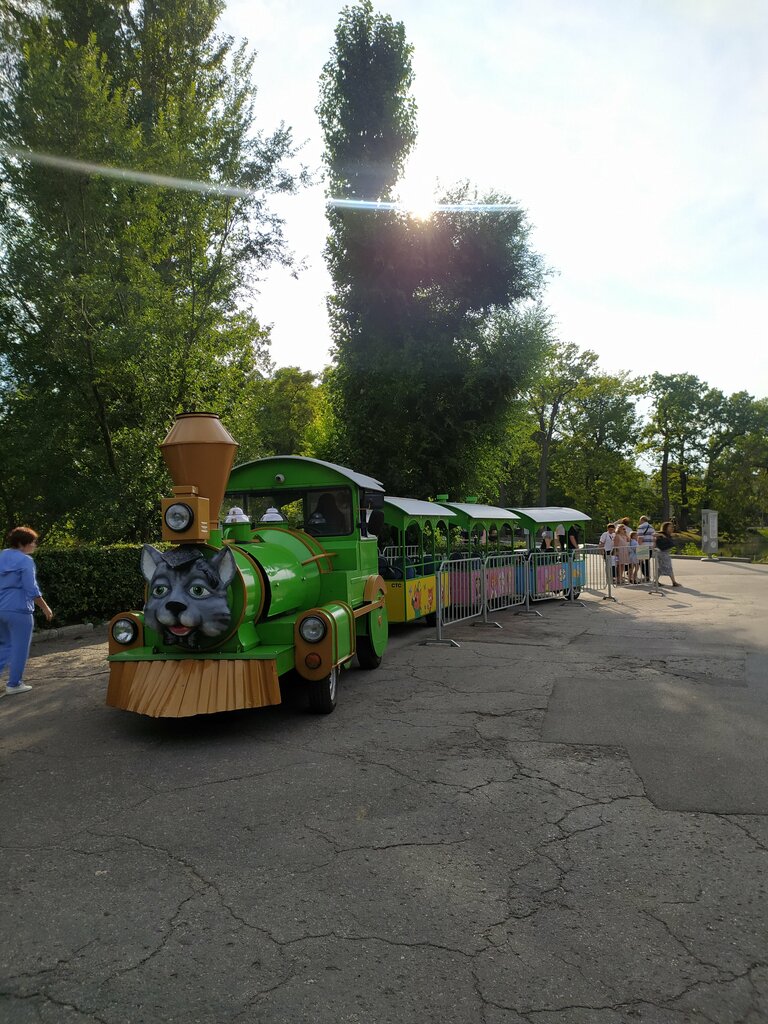 Atraksiyon Весёлый паровозик, Saratov, foto