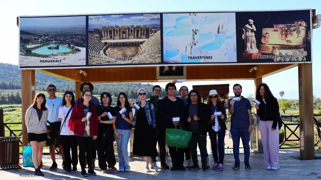 Lise Lütfi Ege Anadolu Lisesi, Denizli, foto