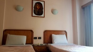 New Pola hotel (Qina Governorate, Luxor), otel  El‑Uksur'dan