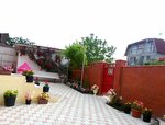 Flora GuestHouse (Kustodieva Street No:20, mikrorayon Magilat), otel  Gelencik'ten
