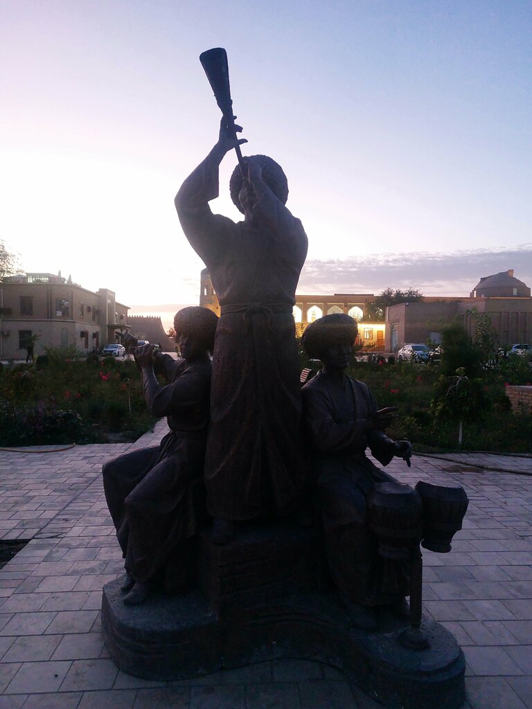 Park, sokak heykeli Tri Muzykanta, Hive, foto