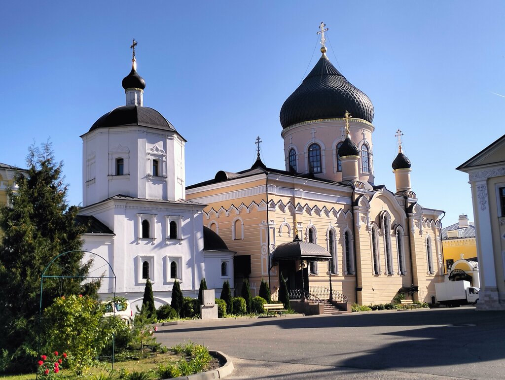 Seyahat acenteleri Паломнический центр от Храма СВ. Николая чудотворца, Naberejniye Çelny (Yar Çallı), foto
