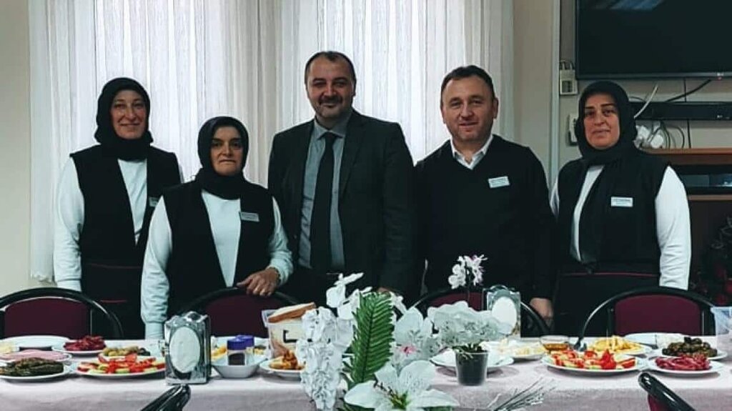 Resort oteller, tesisler Lütfü Ofluoğlu Öğretmen Evi Ve Akşam Sanat Okulu, Düzköy, foto